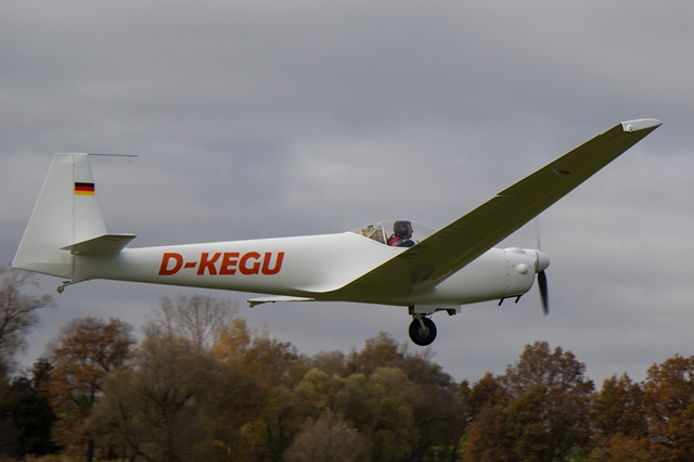 ASK 14 mit Hirth F23 - www.ask14.org